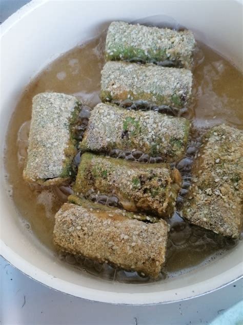 Пирошки од палачинки со блитва полнети со кисела павлака сирење и кашкавал Moirecepti