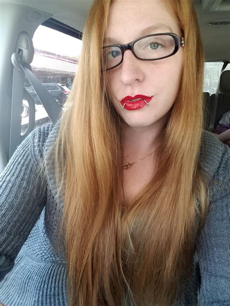 Red Lips Porn Pic