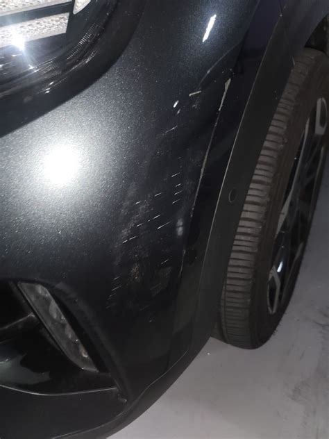 퇴근했는데 차 범퍼가 이렇게 되어있네요 ㅠㅠ 자동차 에펨코리아