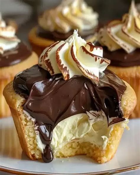 Delicious Boston Cream Pie Cupcakes Cookingwithlalyta