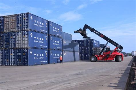 ເດືອນມິຖຸນາ ສ ປ ປ ລ າວ ຂາດ ດຸນ ການ ຄ້າ 126 ລ້ານ ໂດ ລາ