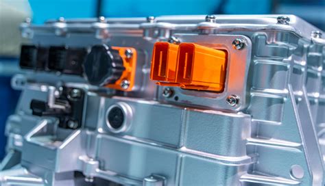 에코 카 엔진 자동차 부품 개념의 전기 시스템에 설치된 배터리 및 와이어 0명에 대한 스톡 사진 및 기타 이미지 0명 개념 개념과 주제 Istock