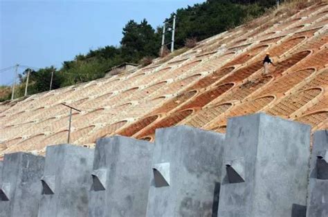 加筋土挡土墙施工 加筋土挡土墙施工工序 混凝土挡土墙施工 大山谷图库