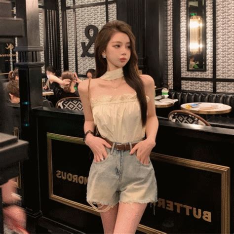 여성 청 반바지 데님 숏팬츠 3부 루즈핏 연청 구제 찢청 하이웨이스트 여름 핫팬츠