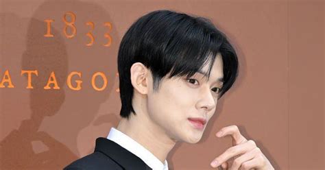 [사진]투모로우바이투게더 연준 미모 자신감