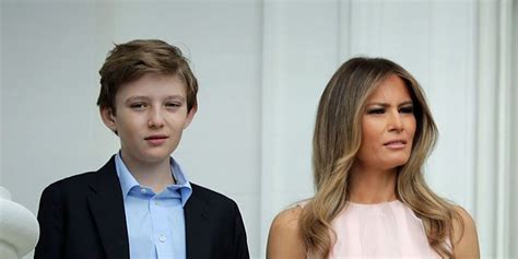 メラニア・トランプ夫人と息子バロン君がホワイトハウスへお引越し｜ハーパーズ バザー Harpers Bazaar 公式