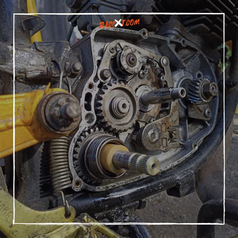 WHY DOES A CARBURETOR WORK Racext