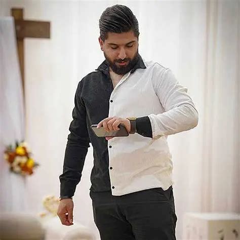 معلم حاشیه ساز قائمشهری ازدواج کرد ؟ تصویری از همسر جذاب و رابطه اش با صدف صفرزاده