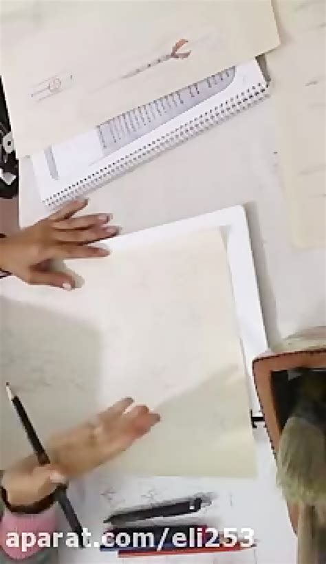 آموزش طراحی یقه روی لباس مانکن