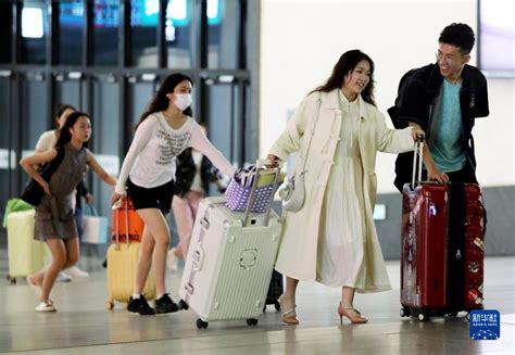 新华全媒 丨假期进入尾声 各地迎来返程高峰 新华网