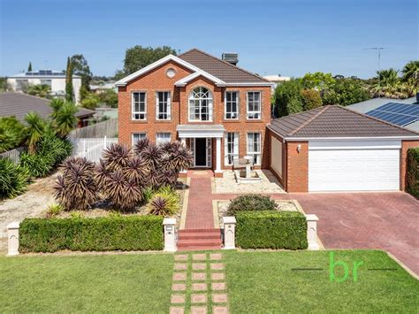 8 Cumberland Drive Lara Vic 3212 Property Details