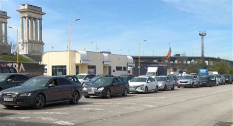 Опашки и интензивен трафик през Дунав мост край Русе Tvn Bg