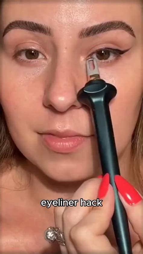 Do You Want An Easier Way To Apply Eyeliner Apply Liner More Smoothly And Effortless