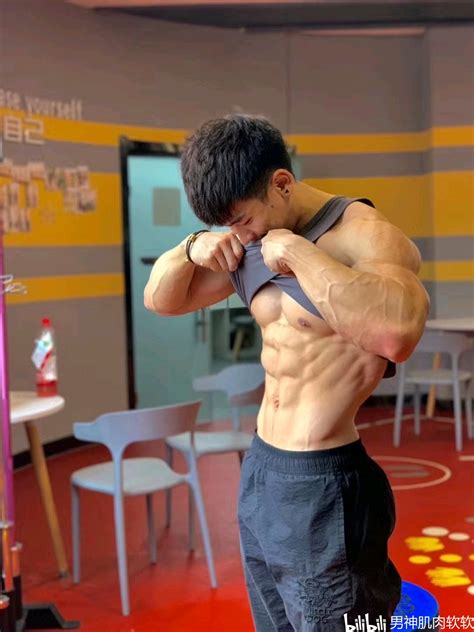 坚持健身，你会收获什么？时间会回馈你更好的自己！ 哔哩哔哩