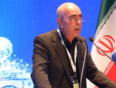 دکترای علوم آزمایشگاهی آزمایشگاه ها علاوه بر تشخیص بیماری در انتخاب دارو و روند درمان هم نقش