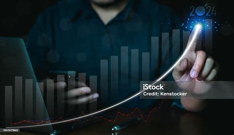 2024년 비즈니스 성장 그래프 분석 사업가 계획 전략 디지털 마케팅 이익 수입 경제 주식 시장 동향 및 비즈니스 투자 2024년에 대한 스톡 사진 및 기타 이미지 Istock