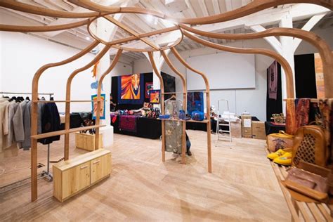 Монголын Үндэсний үйлдвэрлэгчдийн бүтээгдэхүүний үзэсгэлэн худалдаа Франц Улсад гарч байна