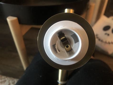 Can Anyone Tell Me What Kind Of Light Bulb Fits In This Lamp Rlamps