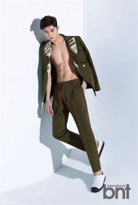 Runway မှာတင်မက သရုပ်ဆောင်မှာပါ အောင်မြင်တဲ့ Byeon Woo Seok နဲ့ သူရဲ့ ဖက်ရှင်များ