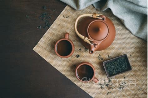 동양의 정신문화 차茶 서양의 탐욕에 소용돌이치다 선정헌