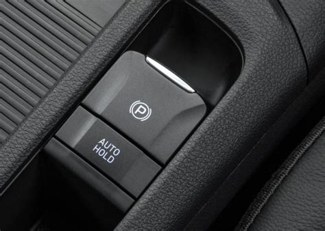 자동차 이야기 주차 때 주차 브레이크 꼭 해야할까