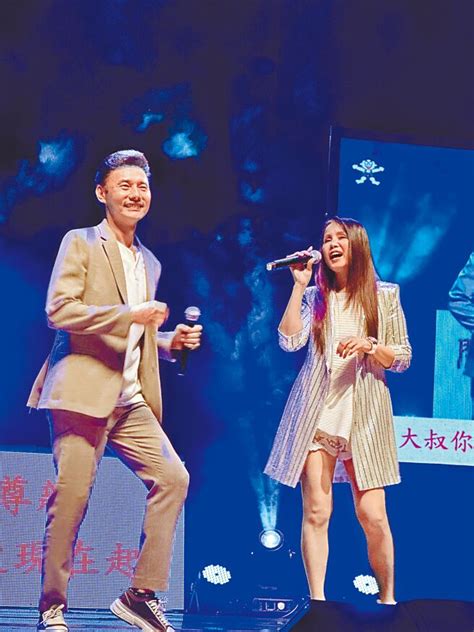 包偉銘劉依純曬恩愛 演出繞場喊喘 娛樂新聞 中國時報