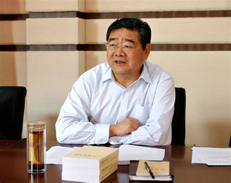 图校党委理论学习中心组集中学习江泽民文选