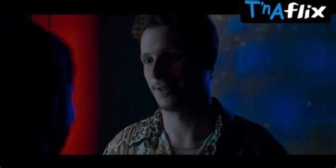 Laura Osma Thong Scene In Blocco 181