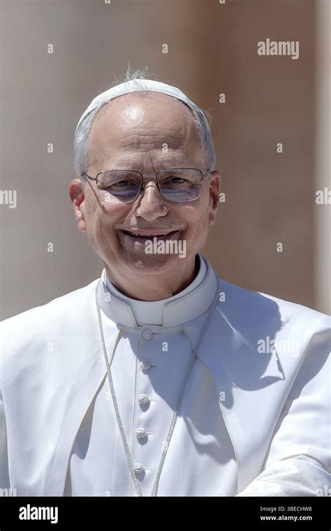 Vatican City Vatican 28 May 2025 Pope Leo Xiv Leaves At The End Of His Weekly General