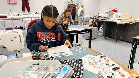 About Classes And Class Policies At Premier Stitching