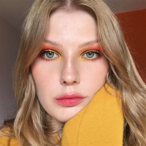 Gradient Lip Scrolller