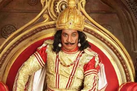 அச்சு அசல் வடிவேலு போலவே இருக்கும் அவரது மகன்