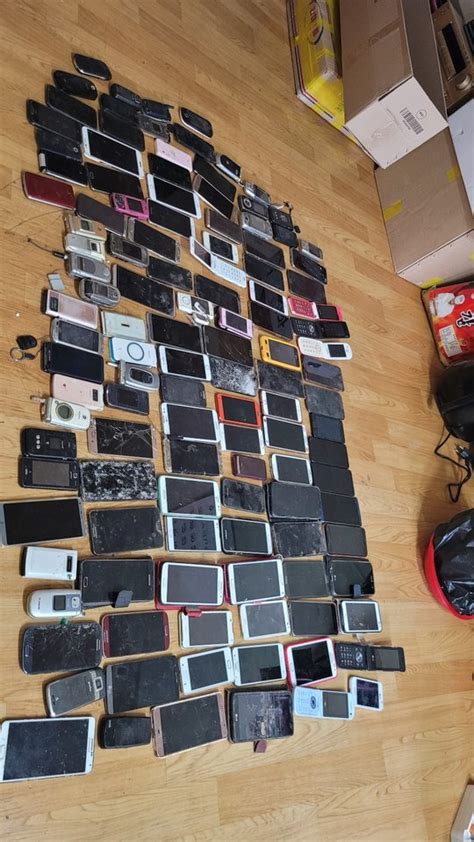 옛날 휴대폰 122개 일괄 헬로마켓