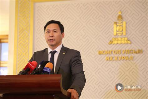 Т Мөнхсайхан Хөнгөлттэй нөхцлөөр олгодог эмийн жагсаалтыг тэлэхгүй хумина