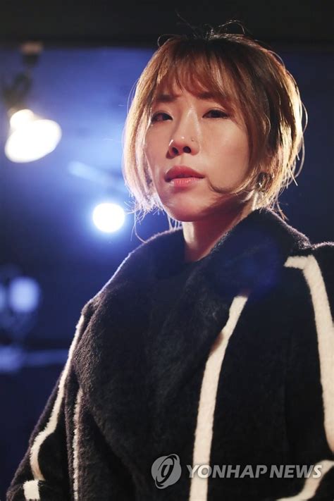 S Korean Singer Ha Jin Yonhap News Agency