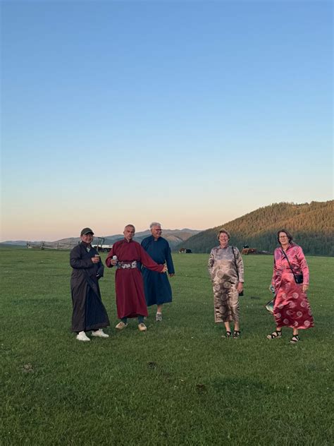 Erdenechimeg Зочидтойгоо хөдөөгүүр аялаад энэ хэд маань үнэхээр Happy Архангай Цэнхрийн