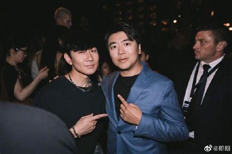 郎朗晒与林俊杰活动合影 亲切称林俊杰为自己的老朋友新浪图片