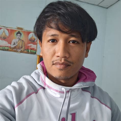 ရွှေ မုဆိုး မလေးရှားဝန်ကြီးချုပ်က Nug ဝန်ကြီးချုပ်၊ Facebook