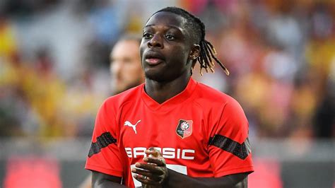 Manchester City Stelt Officieel Aanwinst Jérémy Doku Voor Newsmonkey