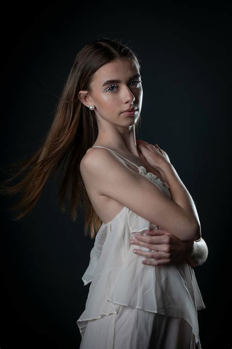 Lara F New Face Seeds