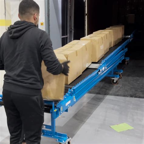 Telescopic Gravity Roller Conveyor Nc8 600 North Conveyors