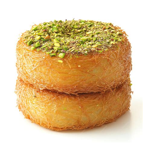Kunafa Set With Pistachio Premium Ai Generated Image