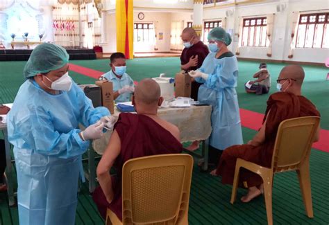 ပြင်ဦးလွင်မြို့နယ်အတွင်းရှိ ရဟန်း၊ သာမဏေနှင့် သီလရှင်များအား ကိုဗစ် ၁၉ ရောဂါကာကွယ်ဆေးများ