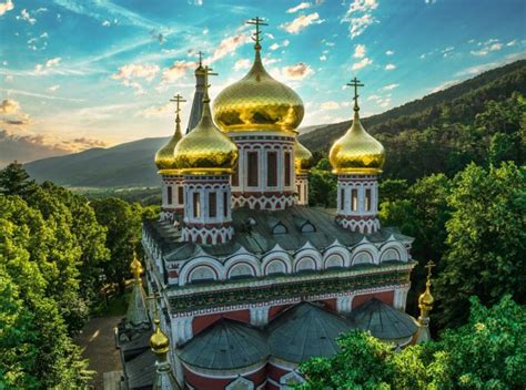 Събират 120 годишната история на Храм Паметник Рождество Христово в изложба Knews Bg