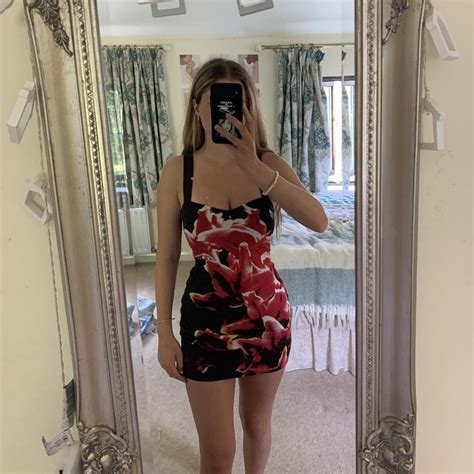 Gorgeous Floral Mini Dress From Motel With Open Depop