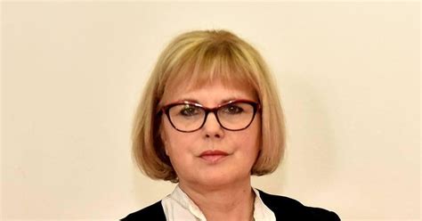 V Resnih Težavah Predsednici Zveze Slovenskih Društev Odrejen Pripor Metropolitansi