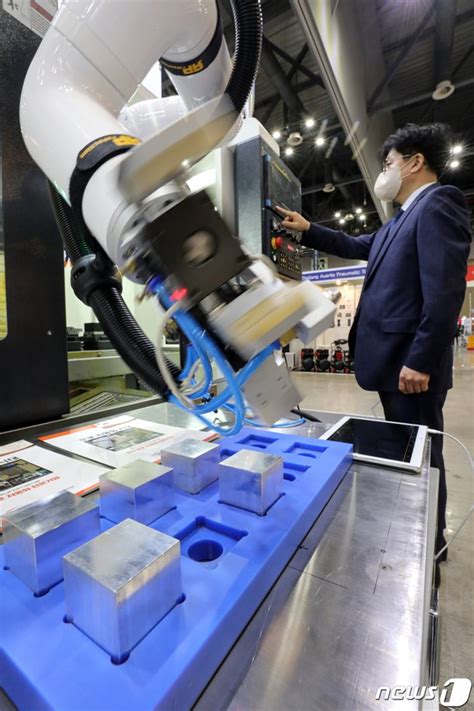 로봇 활용한 산업현장 네이트 뉴스