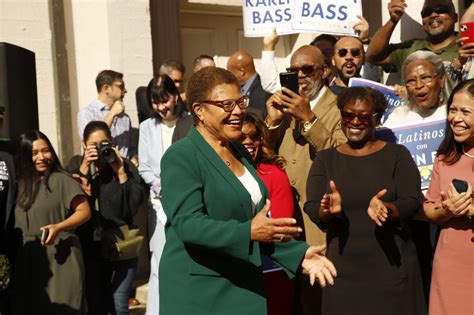 Photos Karen Bass First Woman Elected Mayor Of La Los Angeles Times