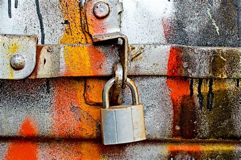 문 닫는 키 열쇠 구멍 걸쇠 볼트 잠금 질감 색 문에 오래 된 빈티지 레트로 자물쇠의 컬렉션입니다 클로즈업 0명에 대한 스톡