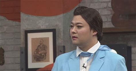 뇌섹남 전현무 스튜어디스 분장…망나니 같아